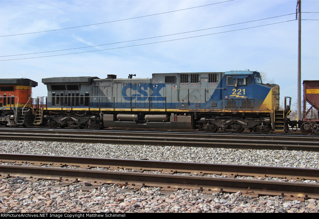 CSX 221